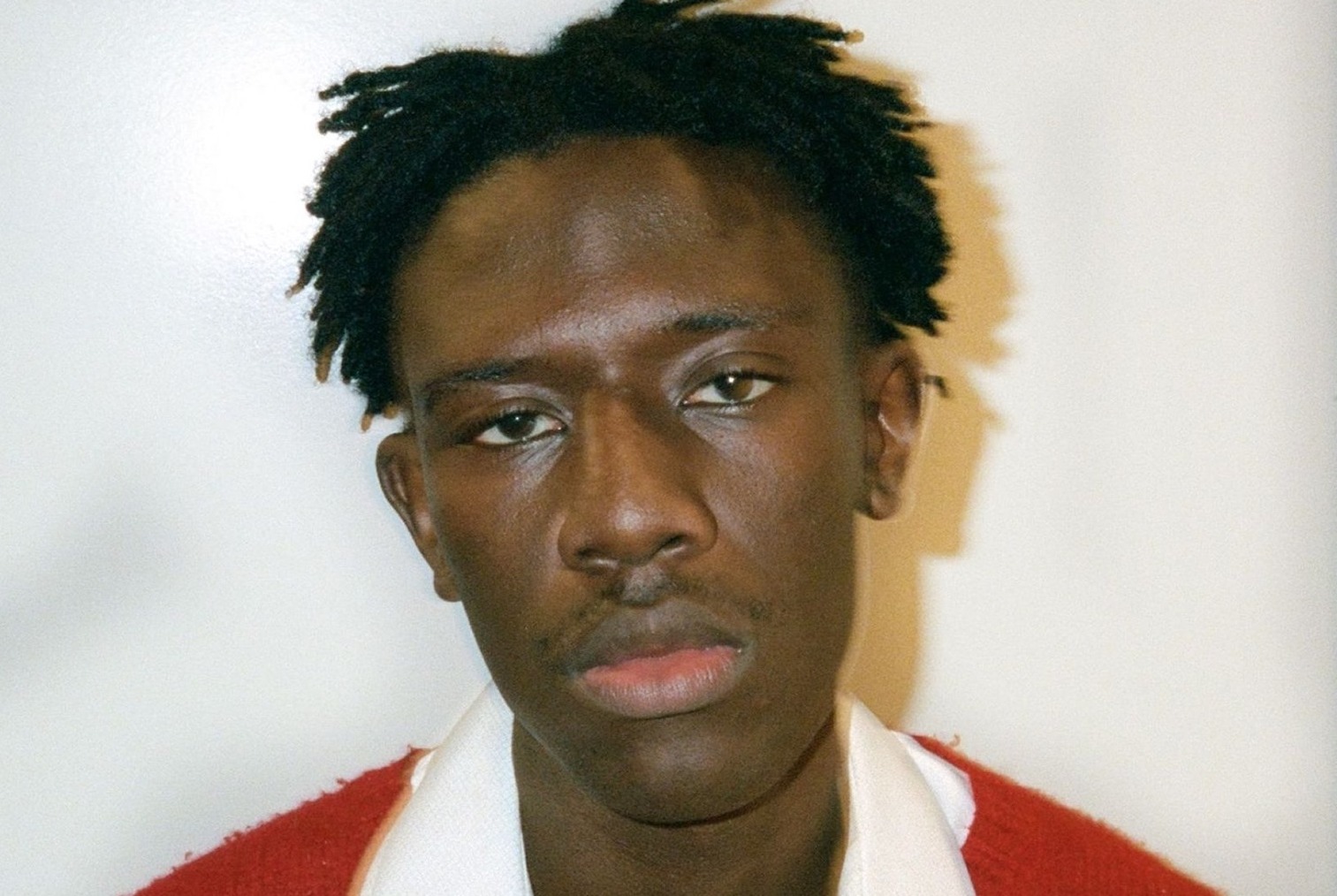 Fans lost their cool over binki's post-punk, shrugging star quality ...