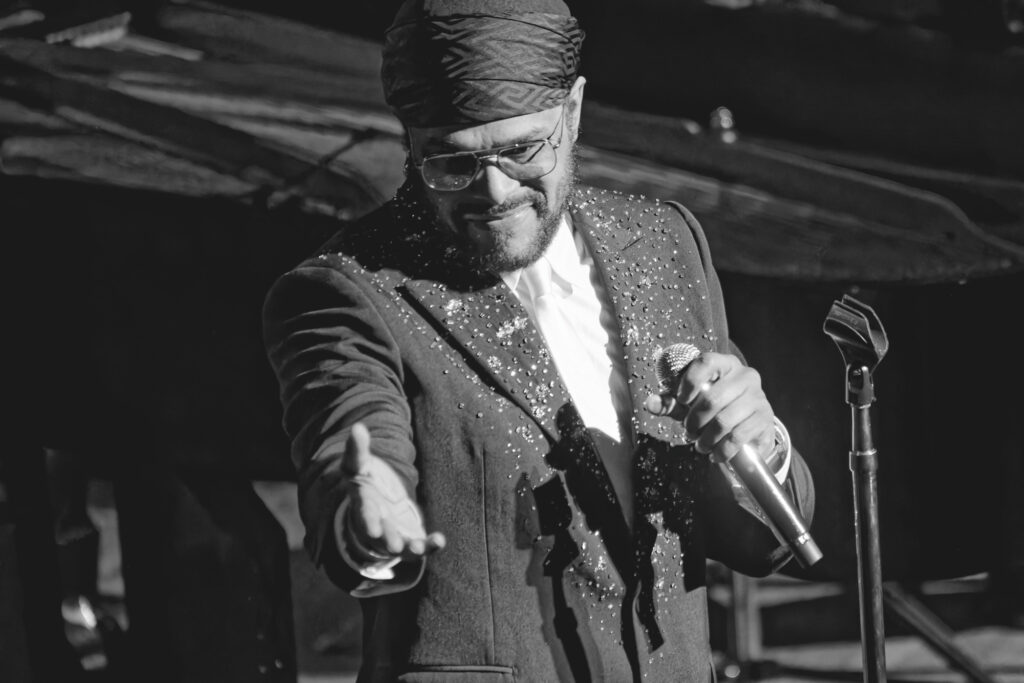 Live Shots: Maxwell brought some smooth 'n sexy to the symphony - 48 hills