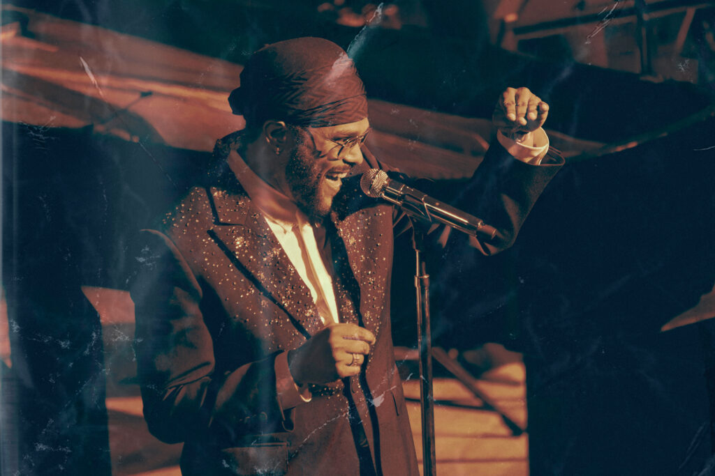 Live Shots: Maxwell brought some smooth 'n sexy to the symphony - 48 hills