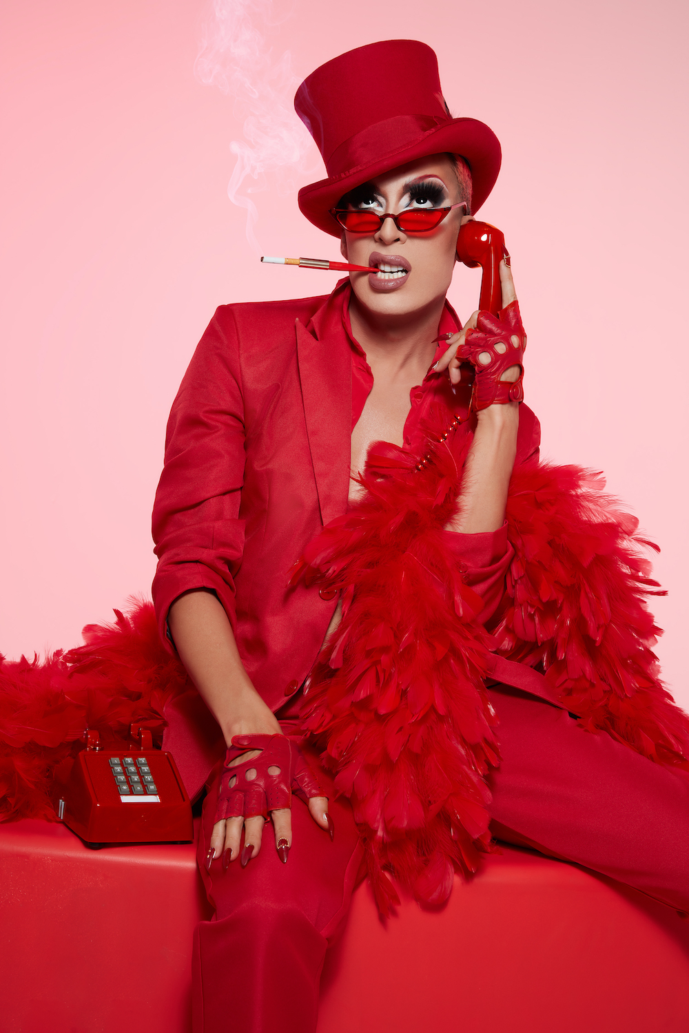 Alaska Thunderfuck's holiday cabaret delightfully promises 'as little ...