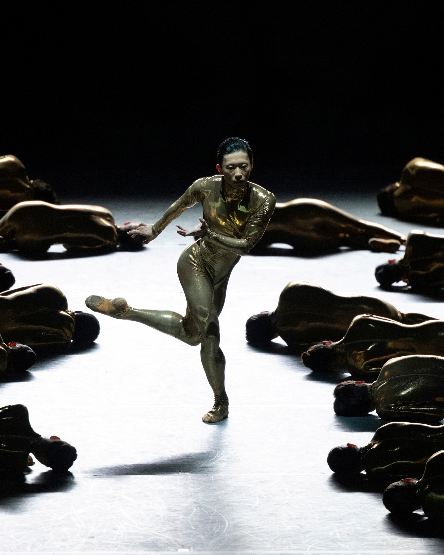 'Mere Mortals' drowns its provocative beauty in noise and lights - 48 hills