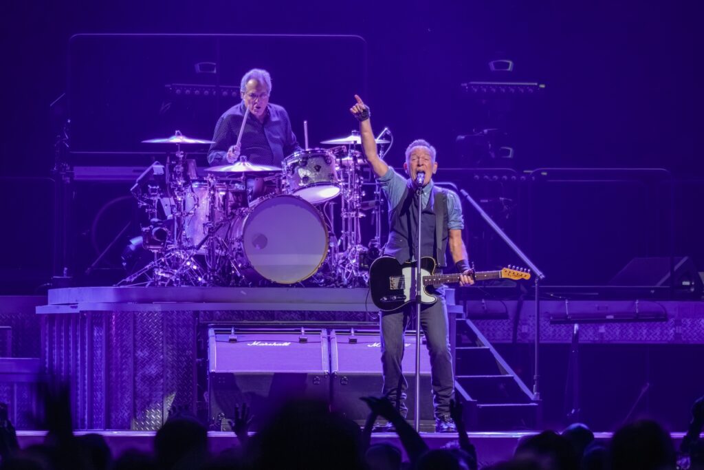 Live Shots: Bruce Springsteen rocked Chase Center with a marathon set ...