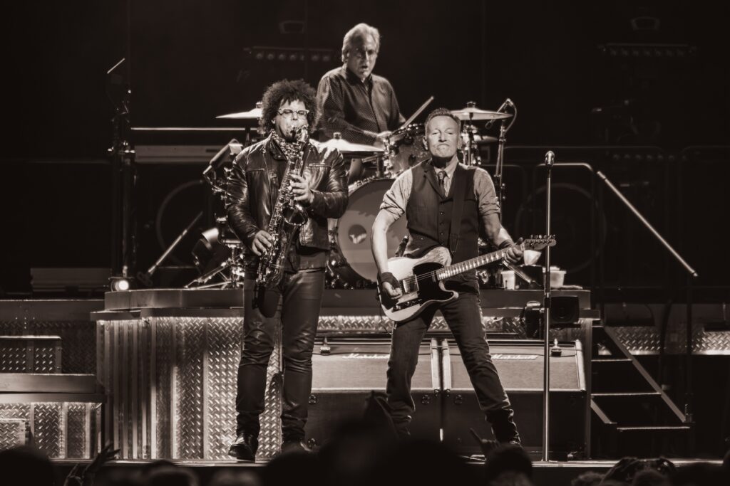 Live Shots: Bruce Springsteen rocked Chase Center with a marathon set ...