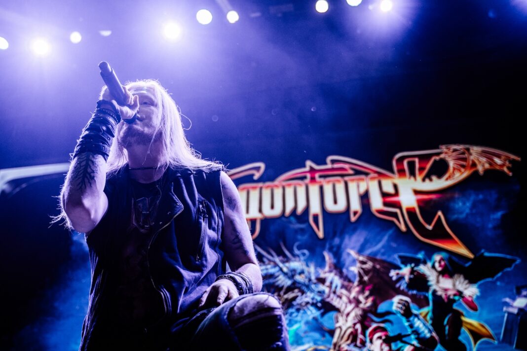 Live Shots: BABYMETAL powered up with Dethklok and DragonForce at ...