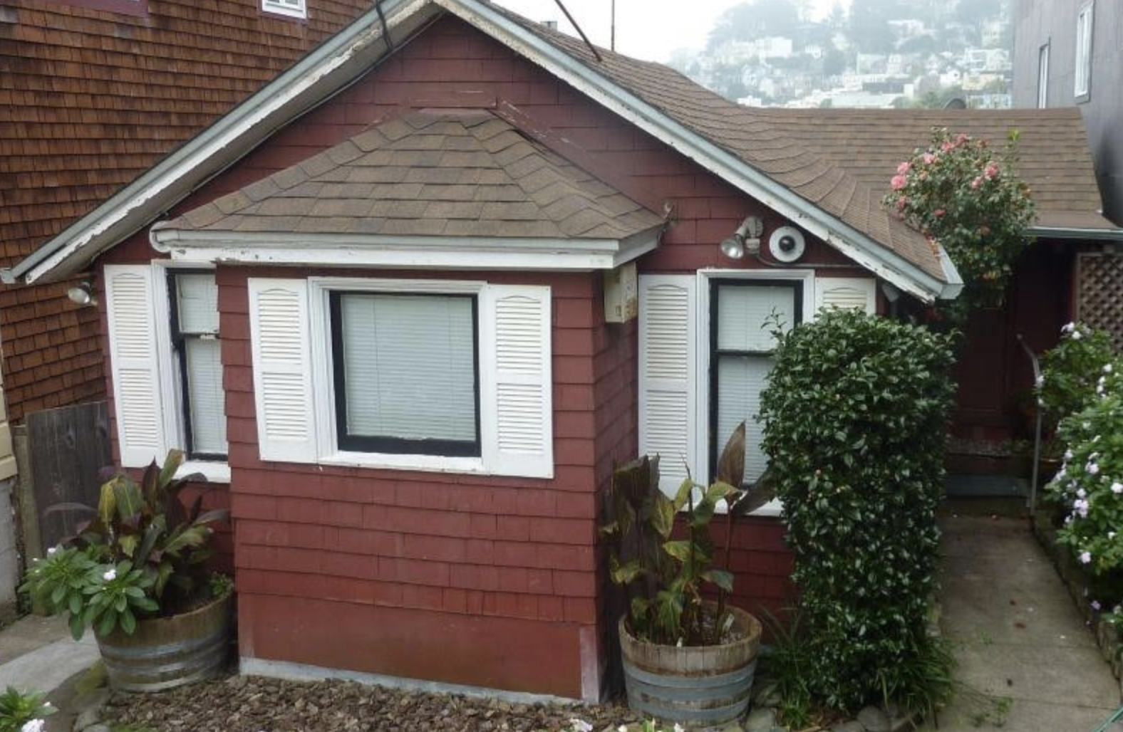 It's the city's fault that a rare earthquake shack is almost gone - 48 ...